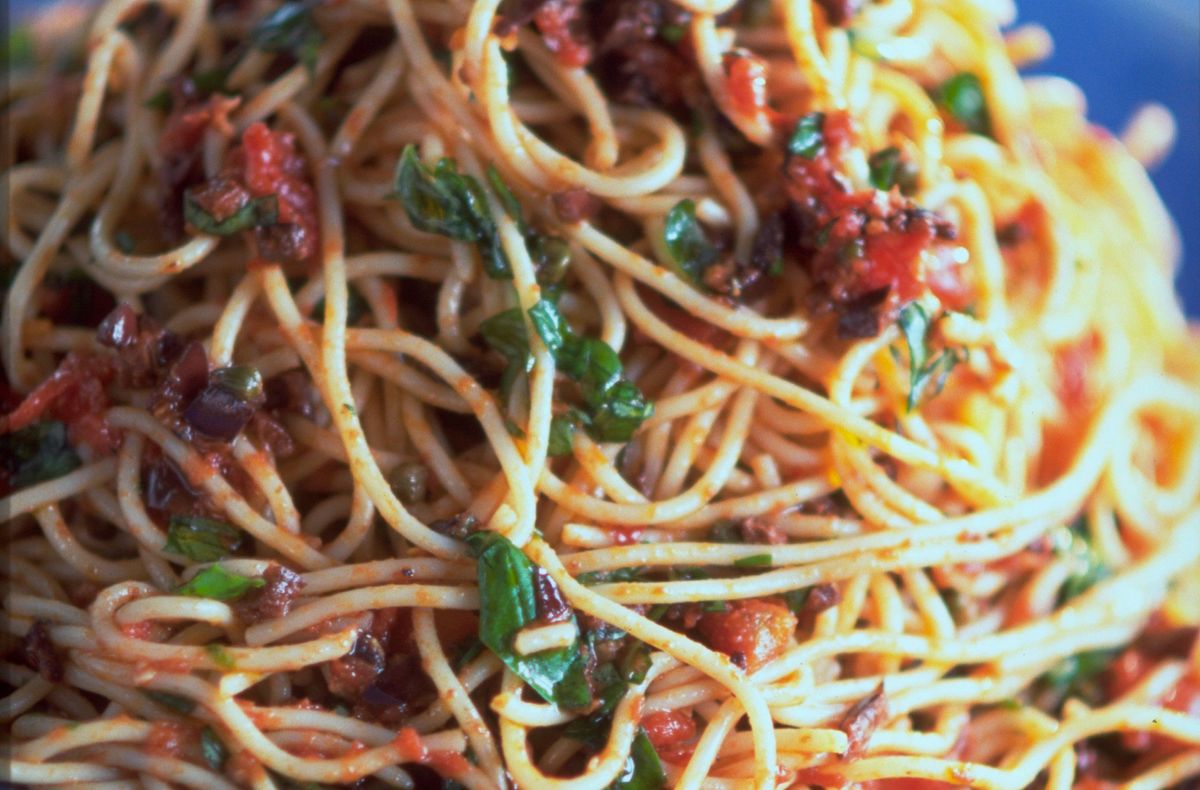 Asian spaghetti | Dinner Recipes | GoodtoKnow