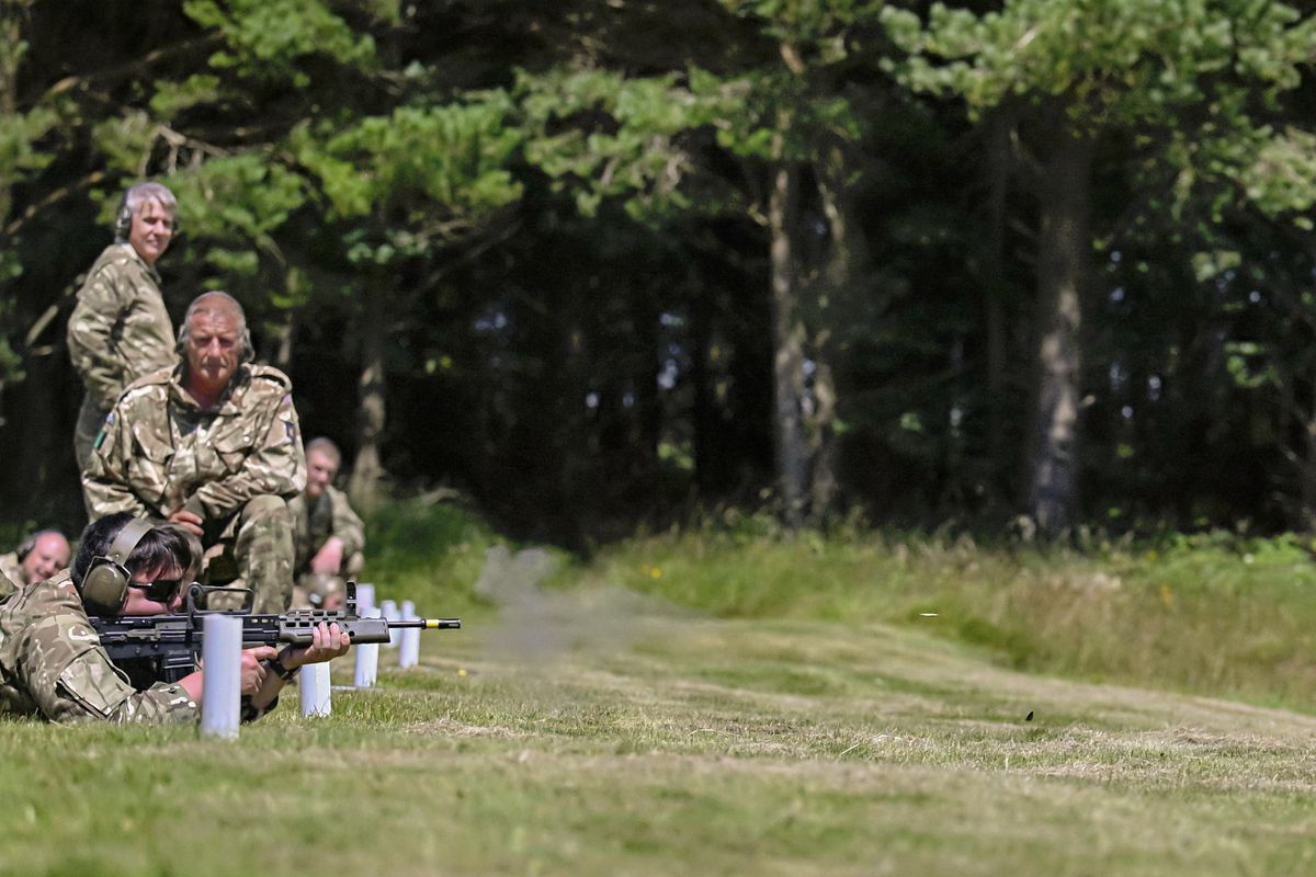 What takes over 71,922 shots but only 500 bullets? Catching a bullet ...