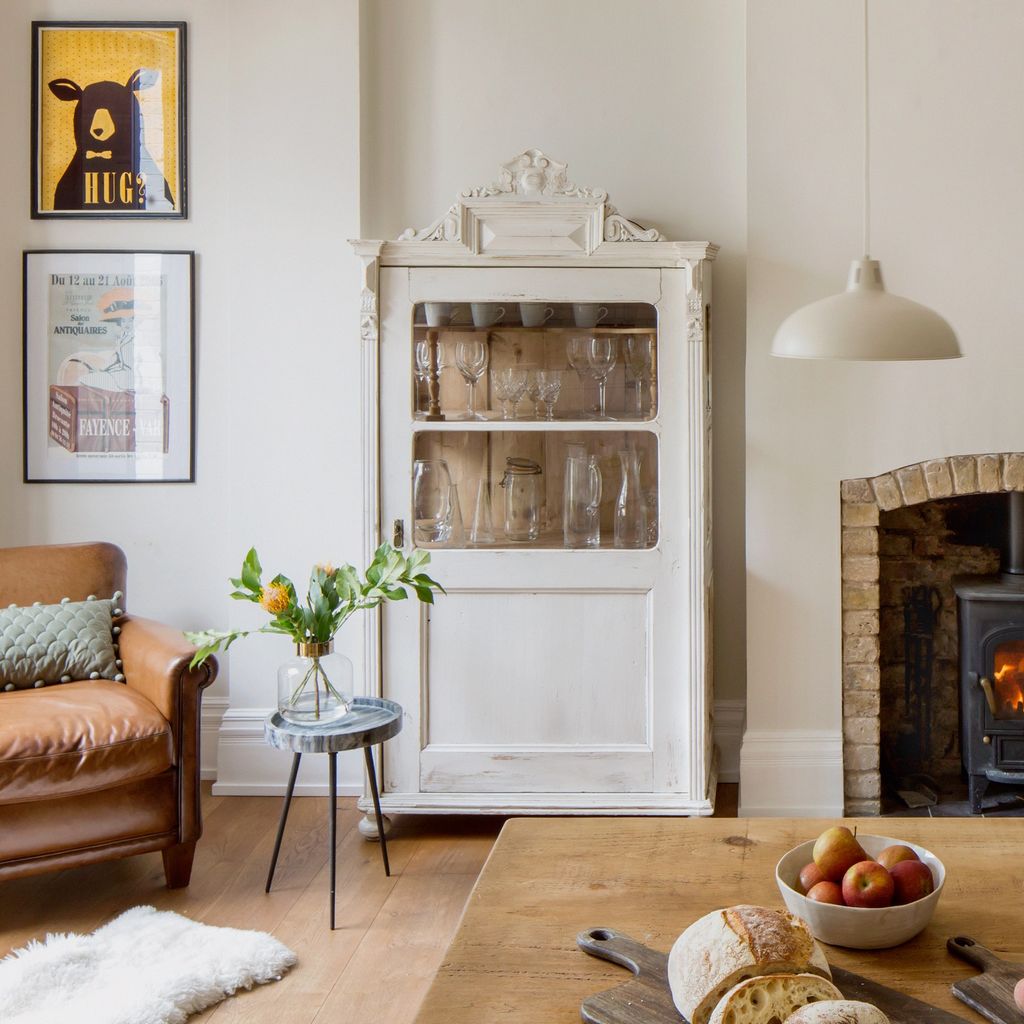 How to style a display cabinet – 10 steps to shelf success | Ideal Home