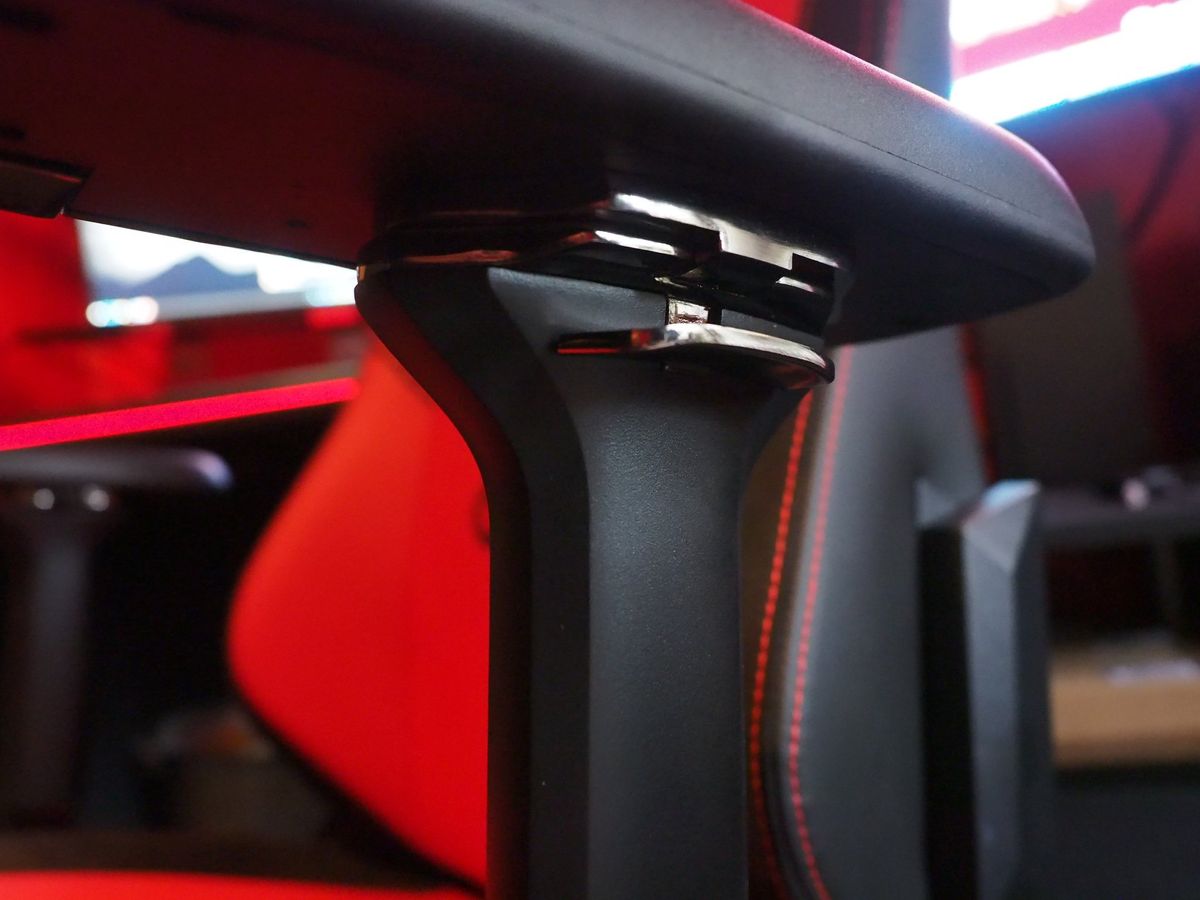 SecretLab Titan World of Warcraft Chair Review: Embracing the Horde ...