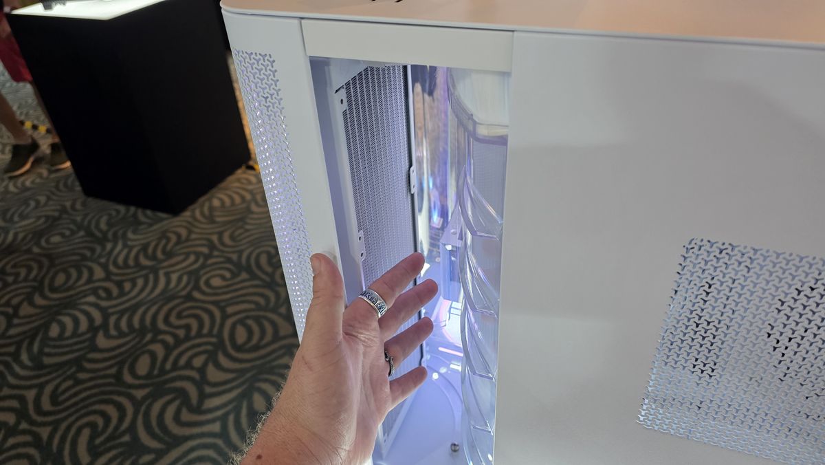 Corsair’s Air 5400 features a triple-chamber design for high ...