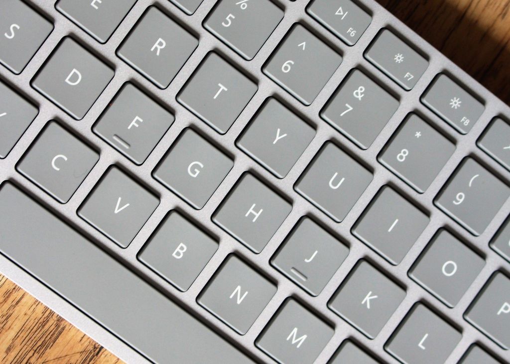 Microsoft Modern Keyboard [Review]: Windows Hello with Fingerprint ID ...