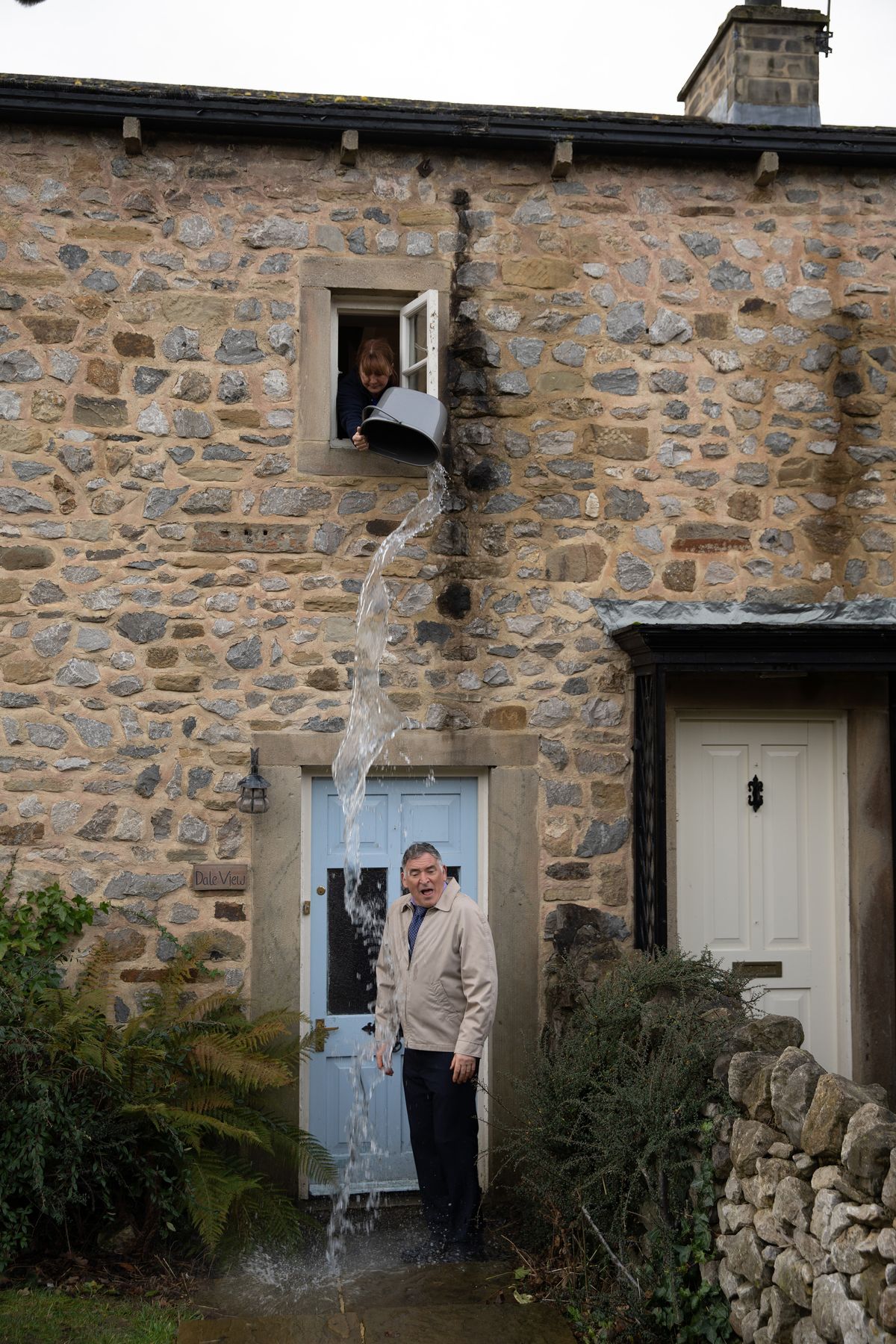 Emmerdale spoilers: Sam Dingle knocks Pollard UNCONSCIOUS | What to Watch