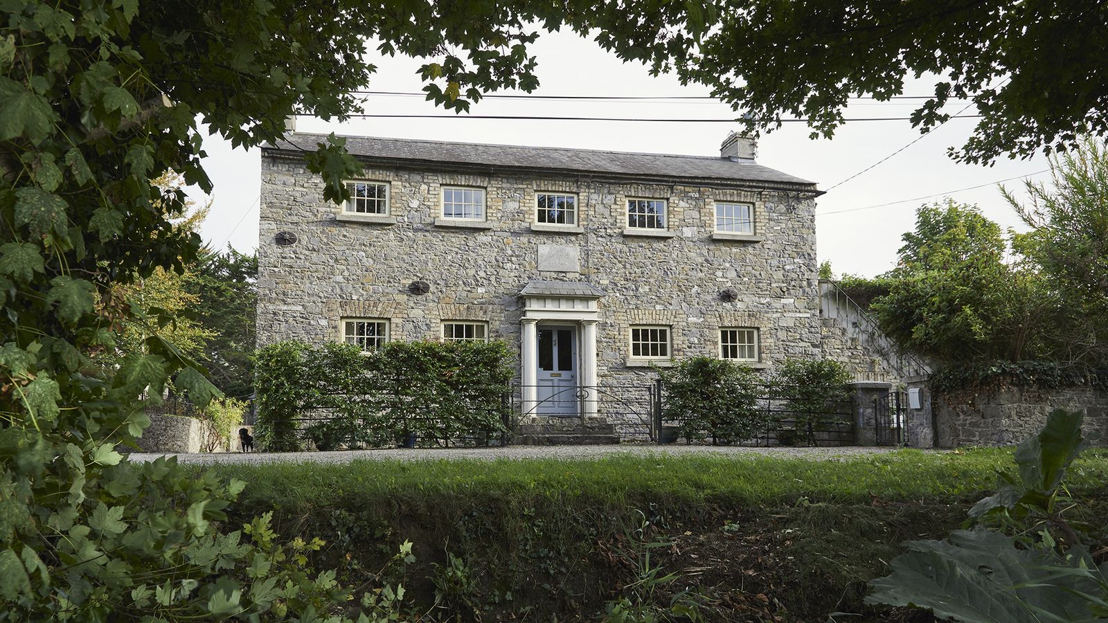 Tour this inviting village schoolhouse in Ireland | Homes and Gardens