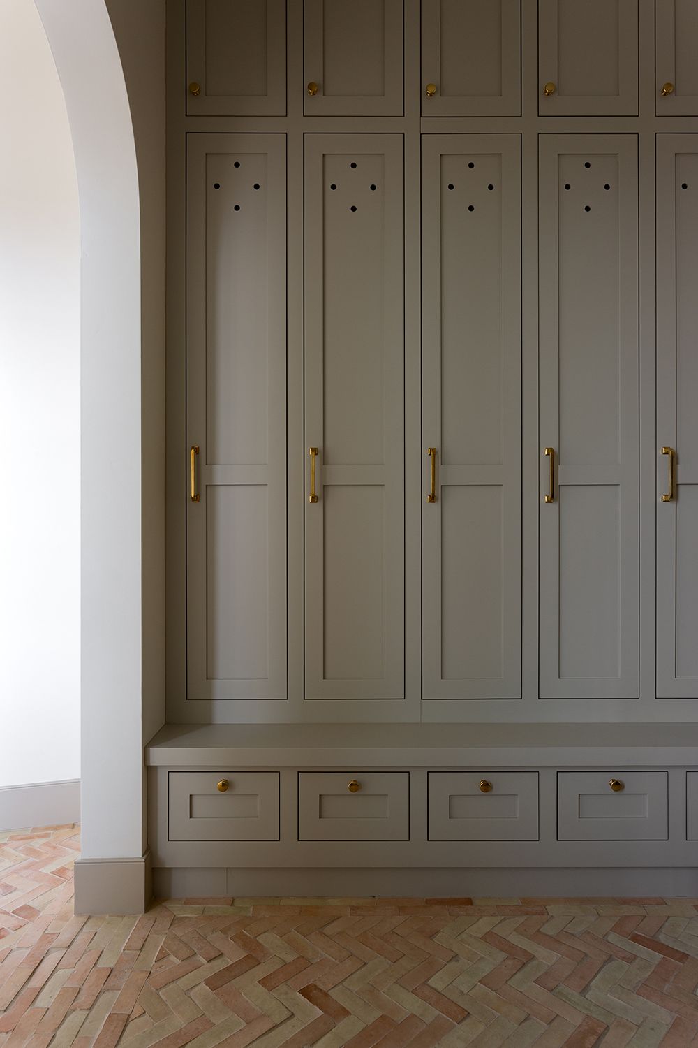 This house showcases transitional style and how to get it right | Livingetc