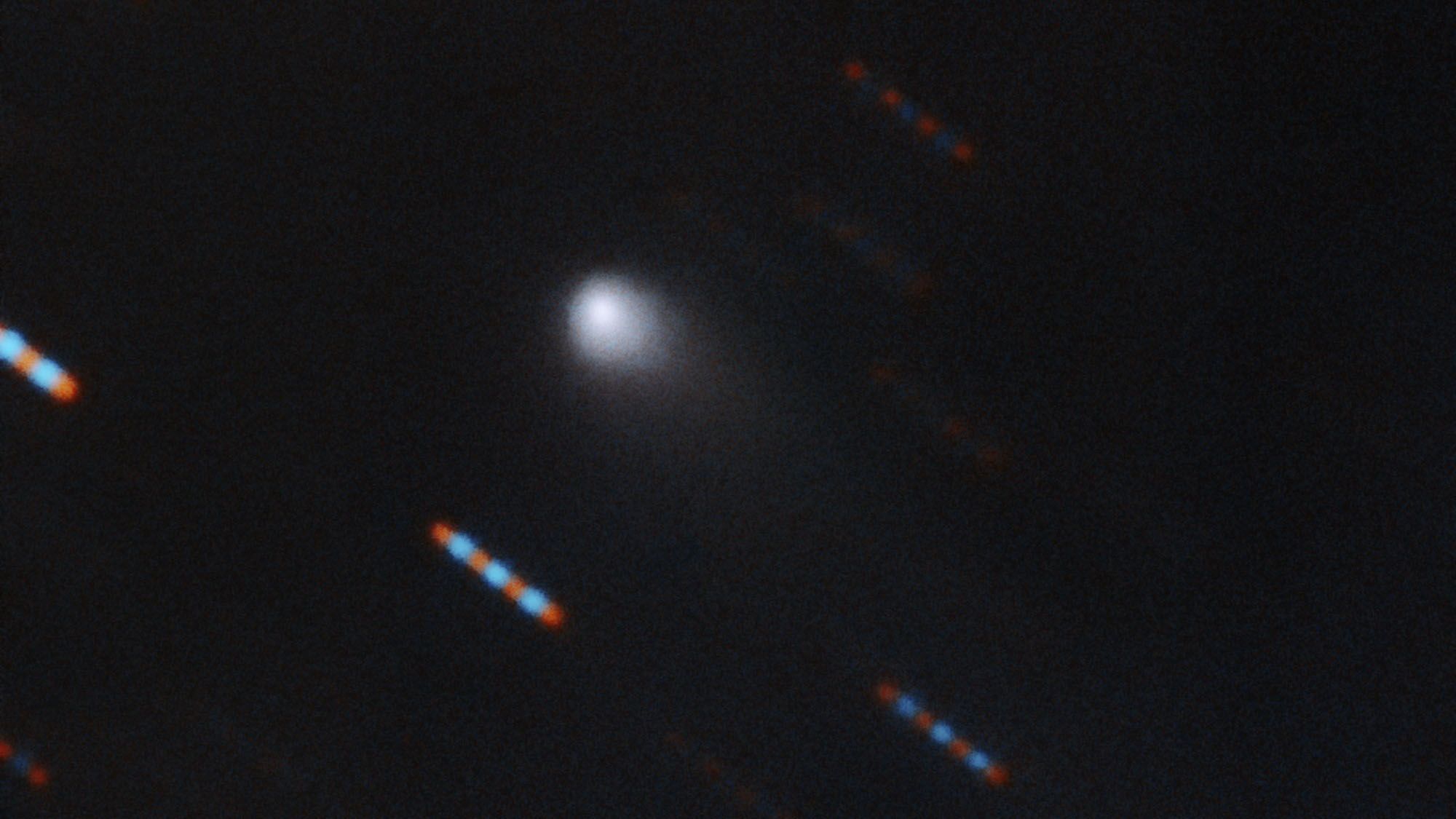 1st Color Photo of Interstellar Comet Reveals Its Fuzzy Tail | Space