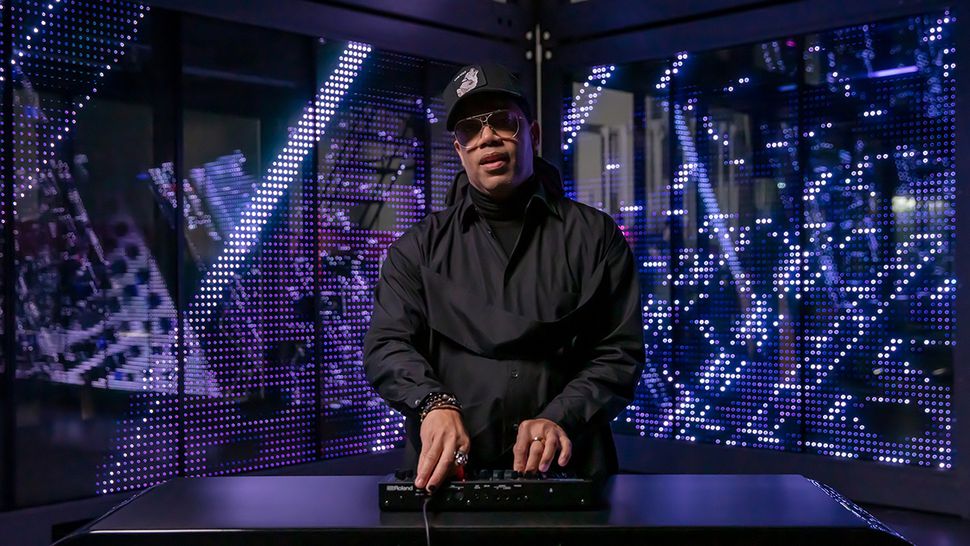Roland’s SH-4d is a unique instrument that packs 50 years of the ...