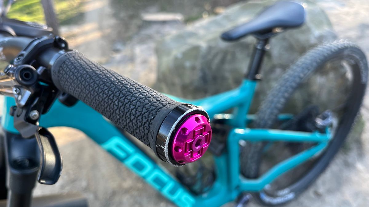 Muc-Off Stealth Tubeless Puncture Plug review | Bike Perfect