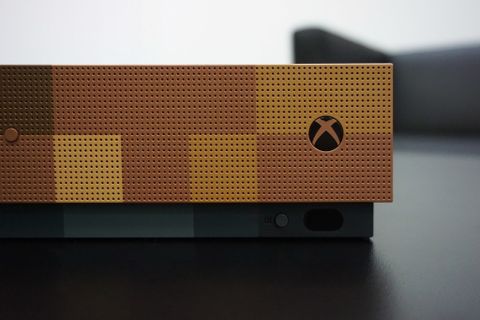 Hands-on with the Minecraft Xbox One S Limited Edition Bundle | Windows ...