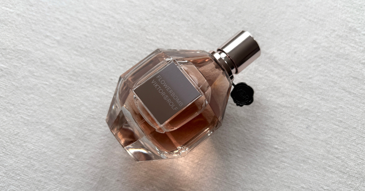 Viktor & Rolf Flowerbomb Reviewed By A Beauty Editor Who Loves Florals ...