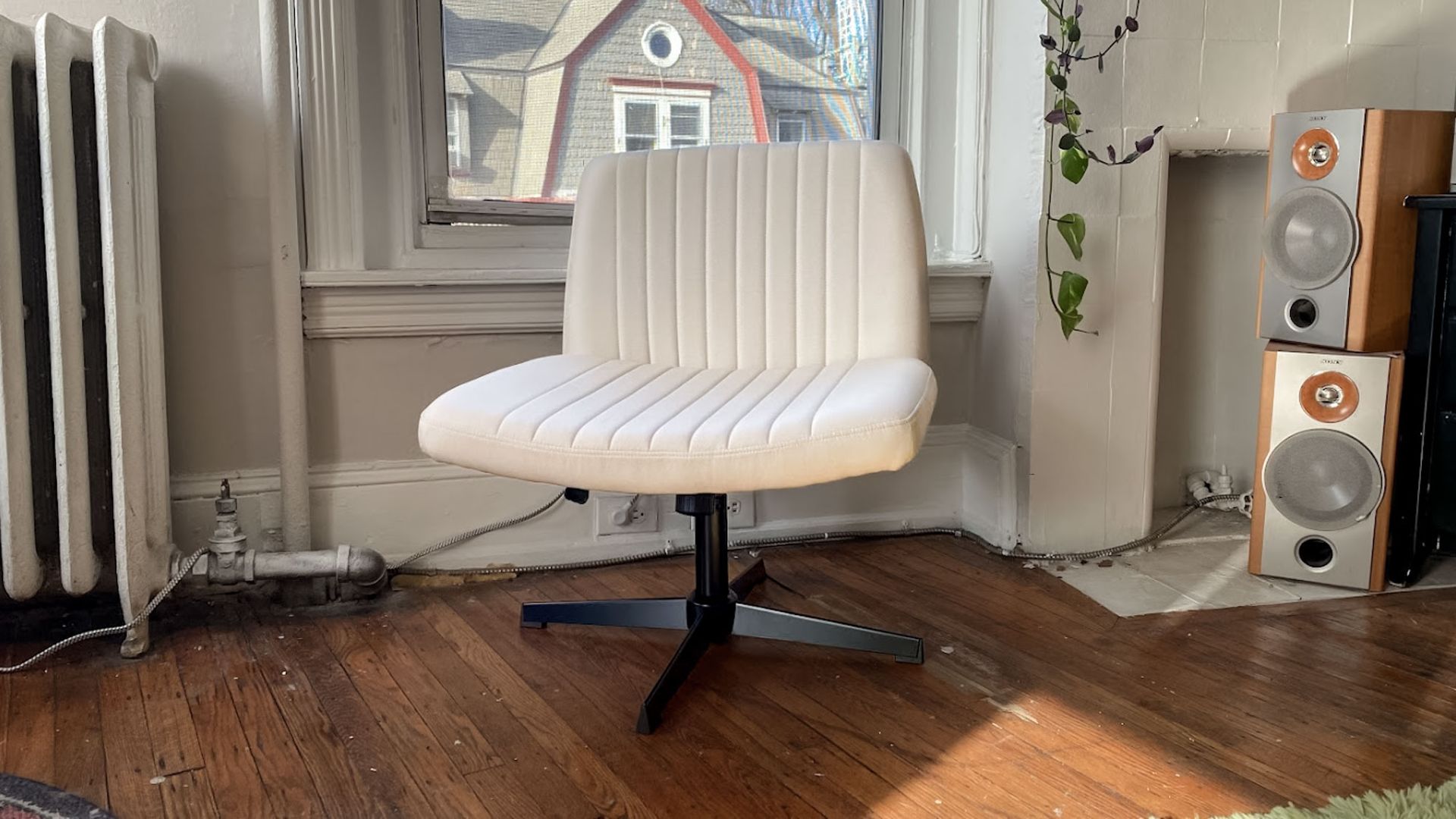 I just tried the viral criss-cross office chair from TikTok — here's ...