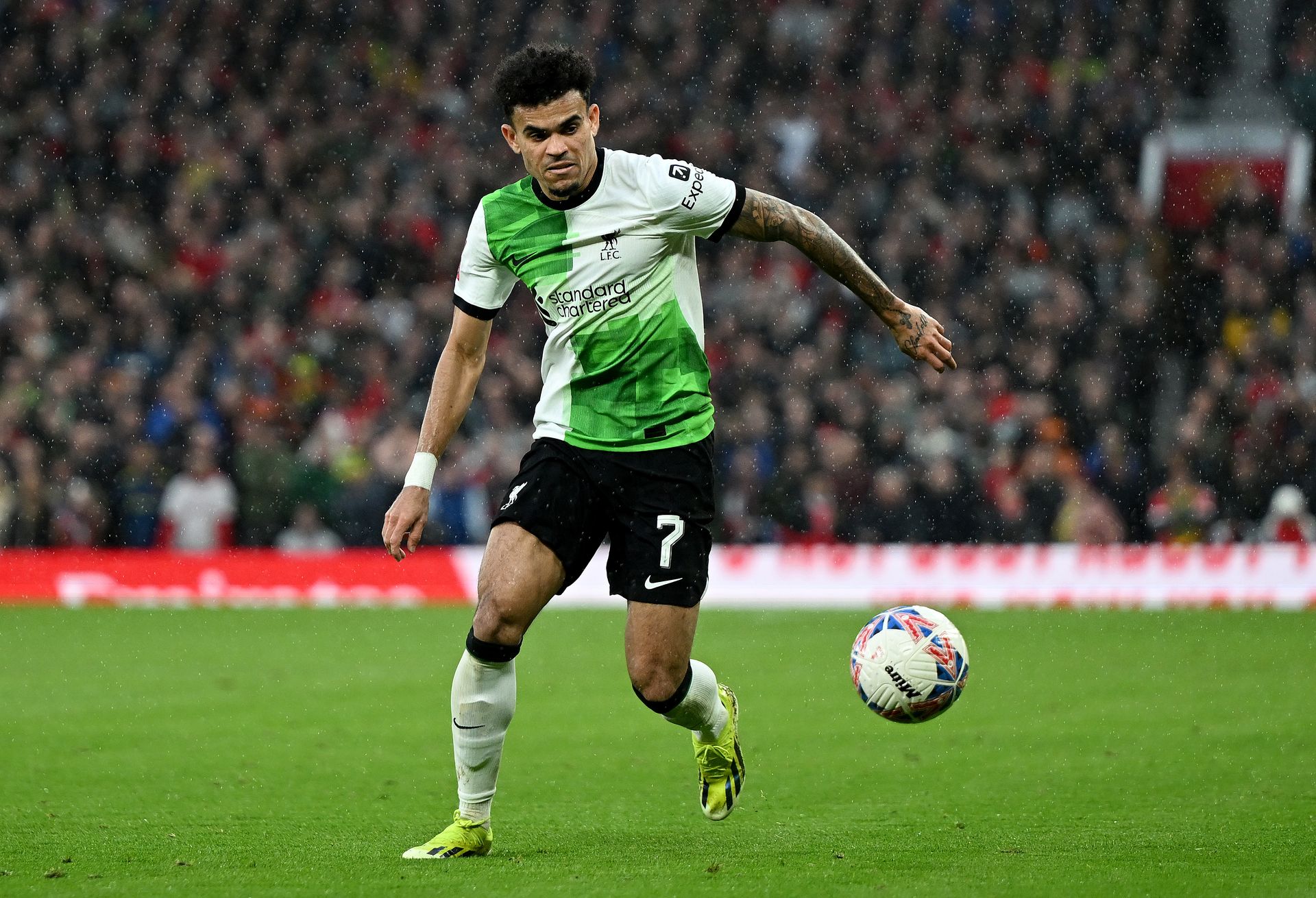 Liverpool star Luis Diaz could move to Spain, following his dad ...