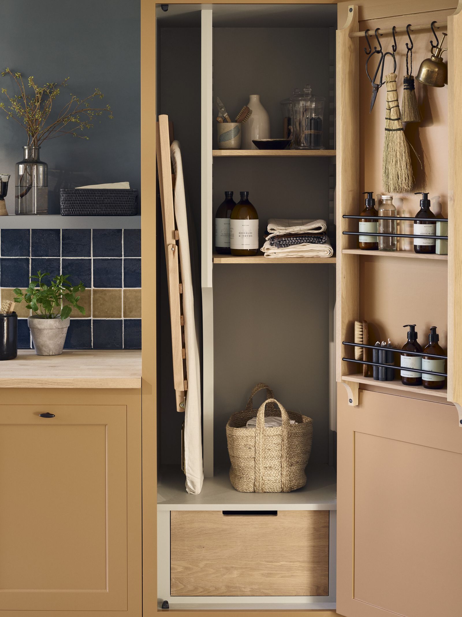 How to plan a utility room: 7 steps to a organized space | Homes and ...