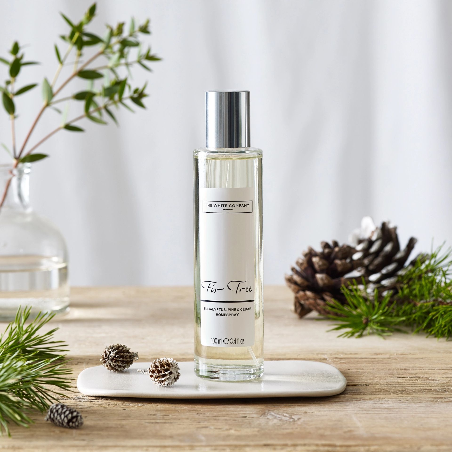 How to make an artificial Christmas tree smell real | Ideal Home