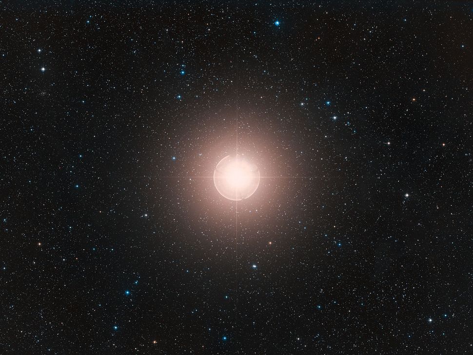 Clearest-Ever Image of Betelgeuse Reveals Mysteries of the Red Giant ...