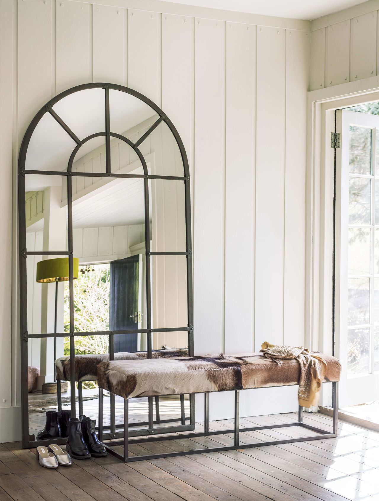 Hallway mirror ideas: 10 ways to brighten your entryway | Homes and Gardens