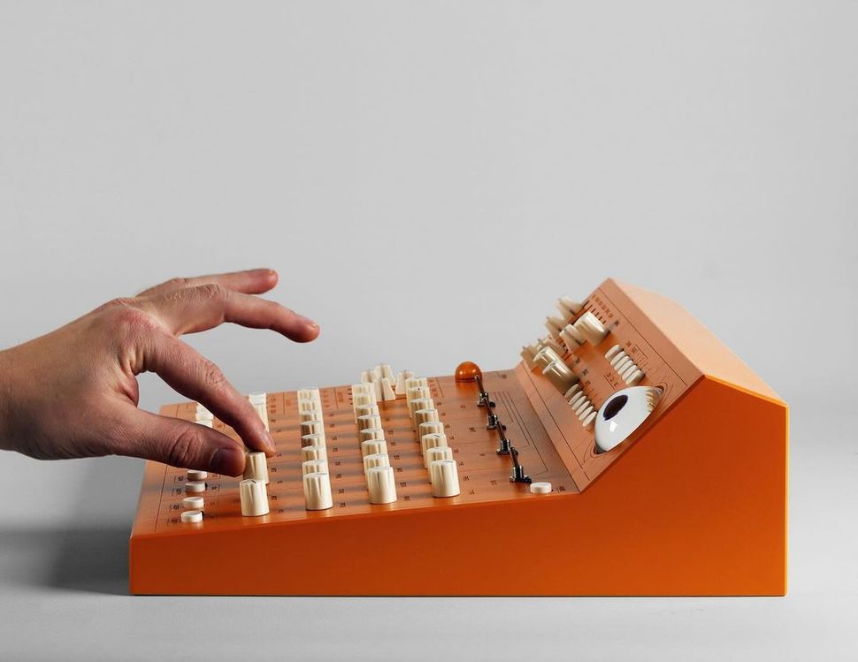 Love Hultén teases Crum2, a "generative percussive harmonic device ...