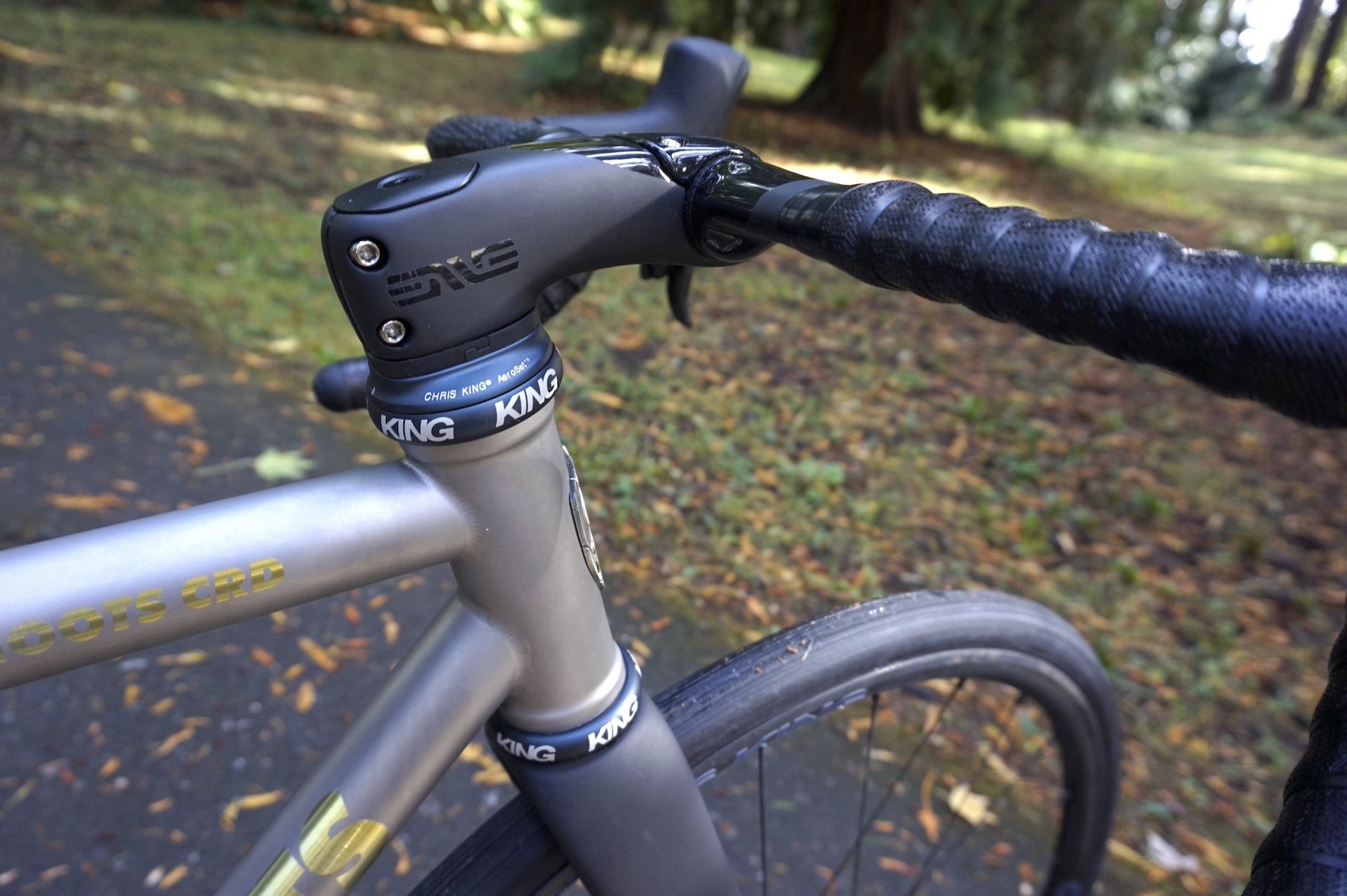 Invisible cables: Chris King launches the cable-integrated AeroSet 3 ...
