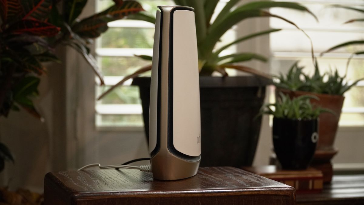 Netgear Orbi RBR860S router review: A bizarre balance of feature ...