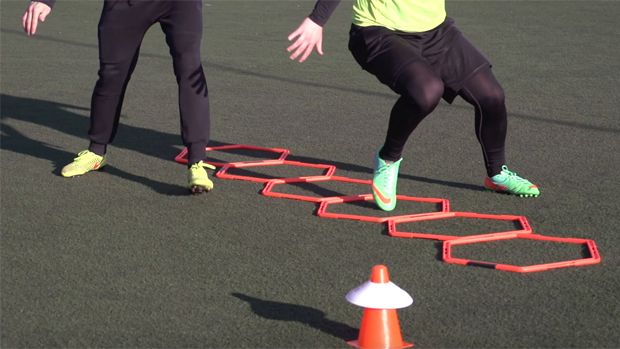 Get rapid-fire footwork | FourFourTwo