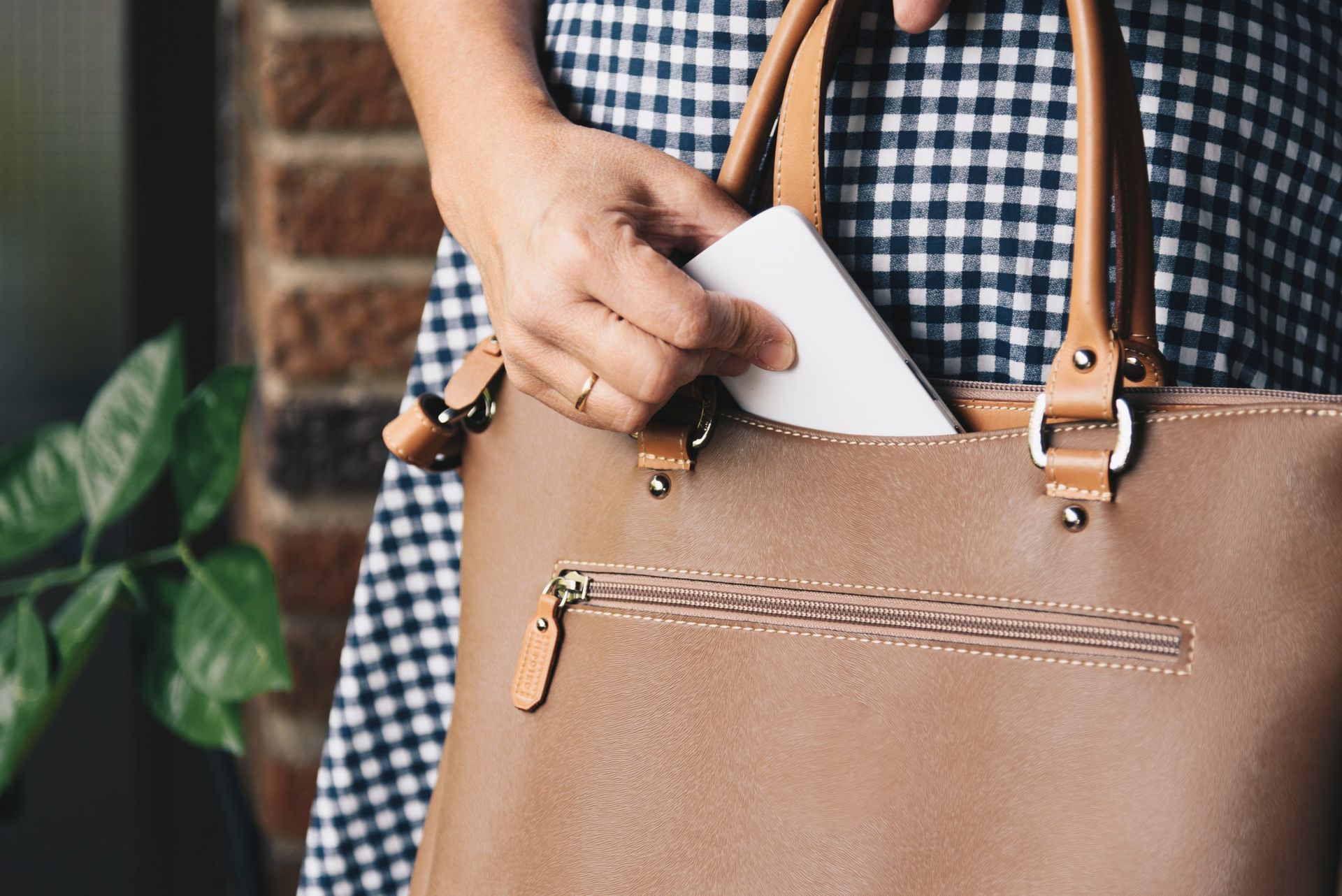 Handbag hygiene: How to prevent your handbag from spreading Covid-19 ...