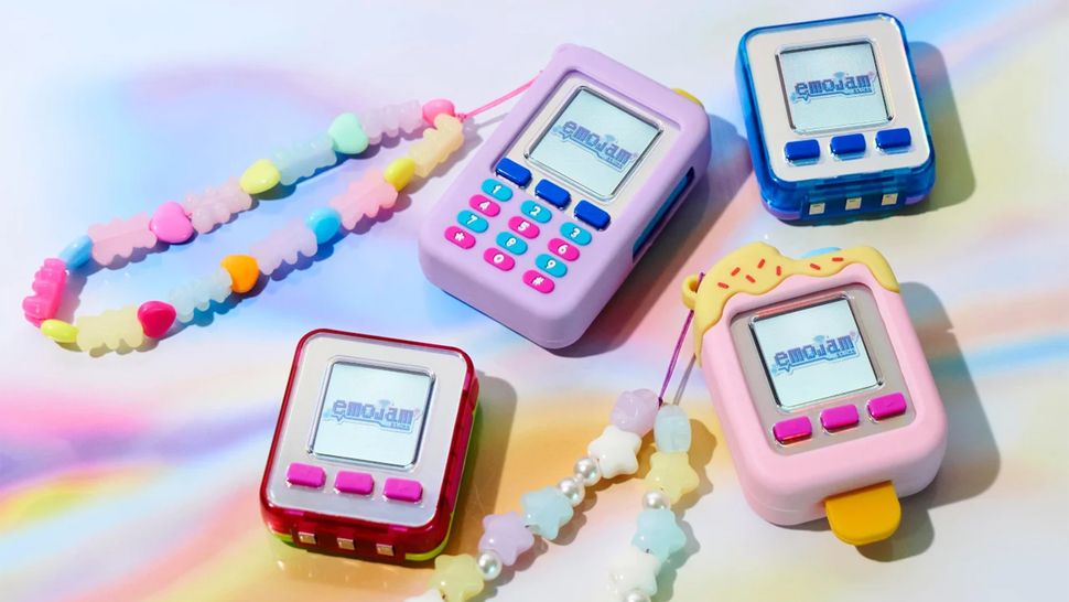 Sega’s emoji pager is the adorable digital detox I’ve been craving ...
