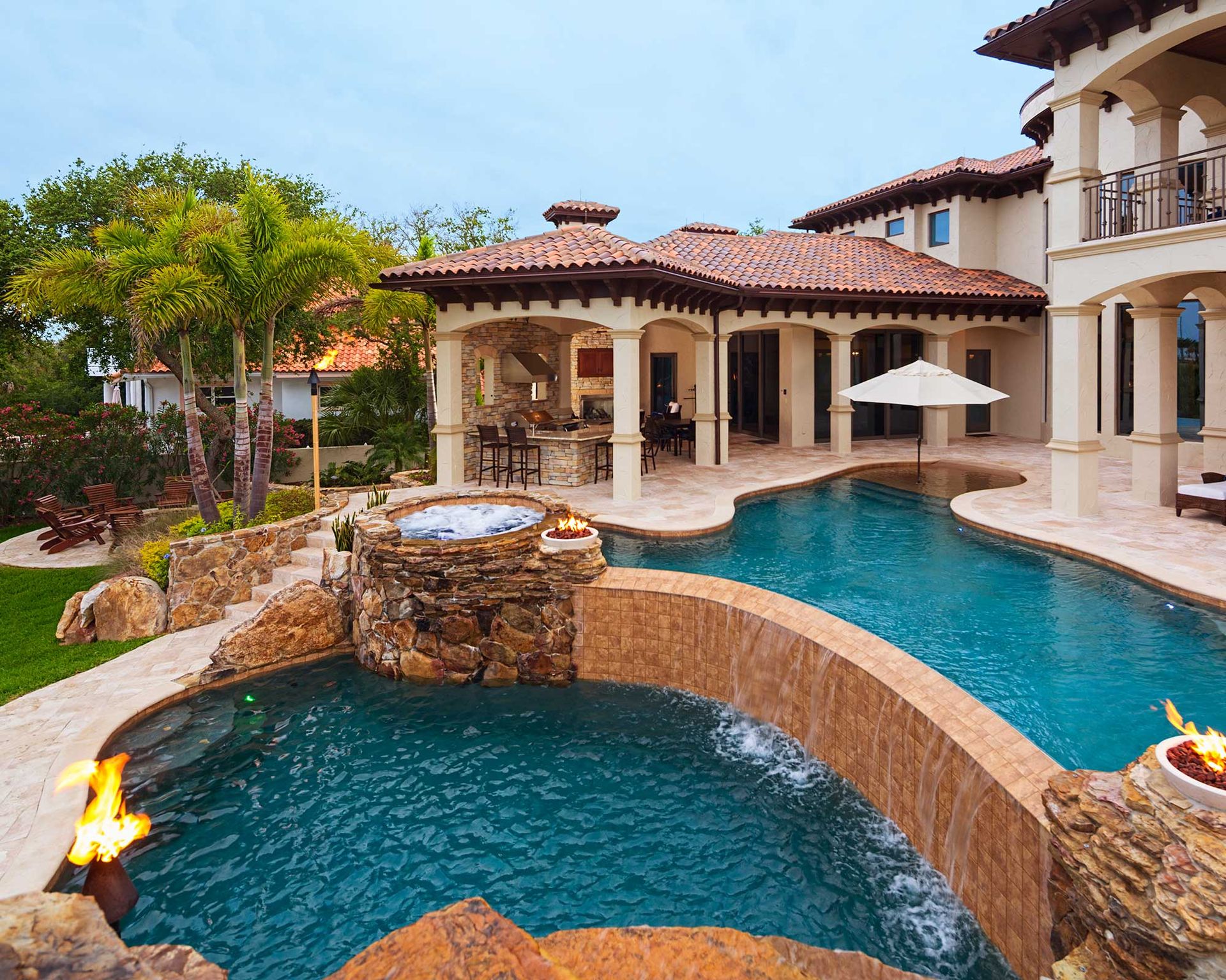 11 swimming pool shapes to consider | Gardeningetc