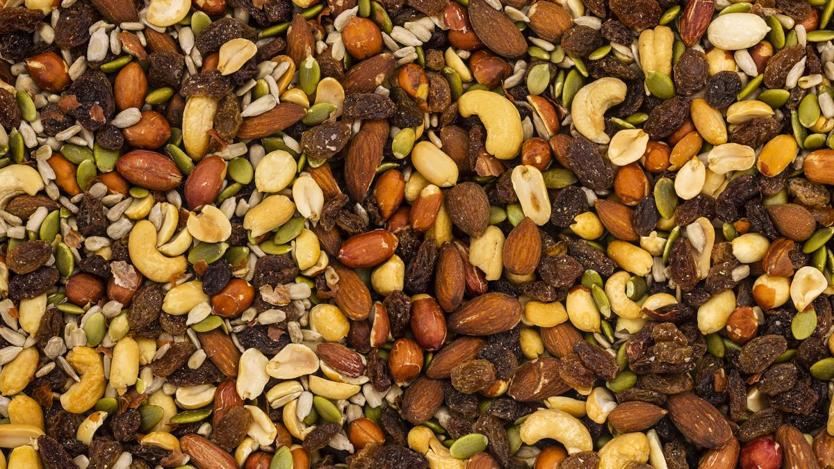 Best trail mix: nutritious fuel for hikes and expeditions | Advnture