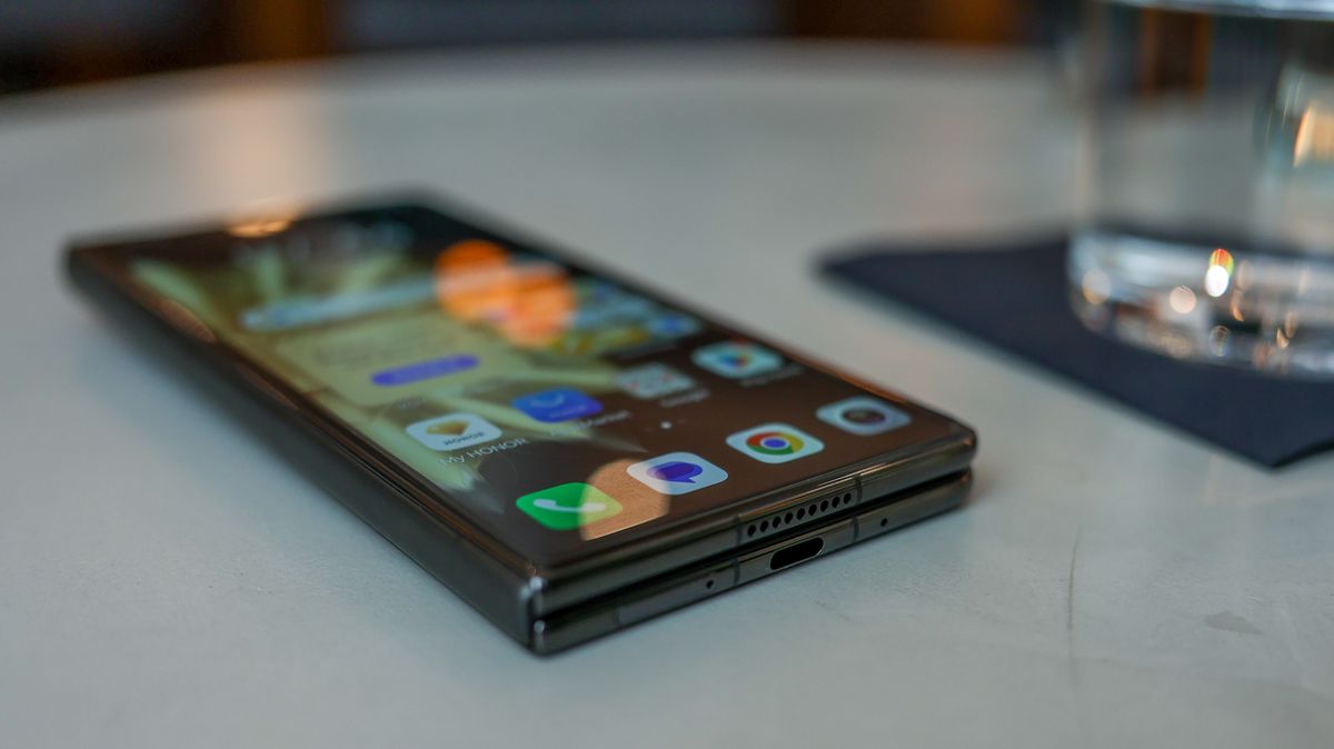 World's thinnest foldable phone: Honor Magic V2 launches in UK and Europe | Digital Camera World