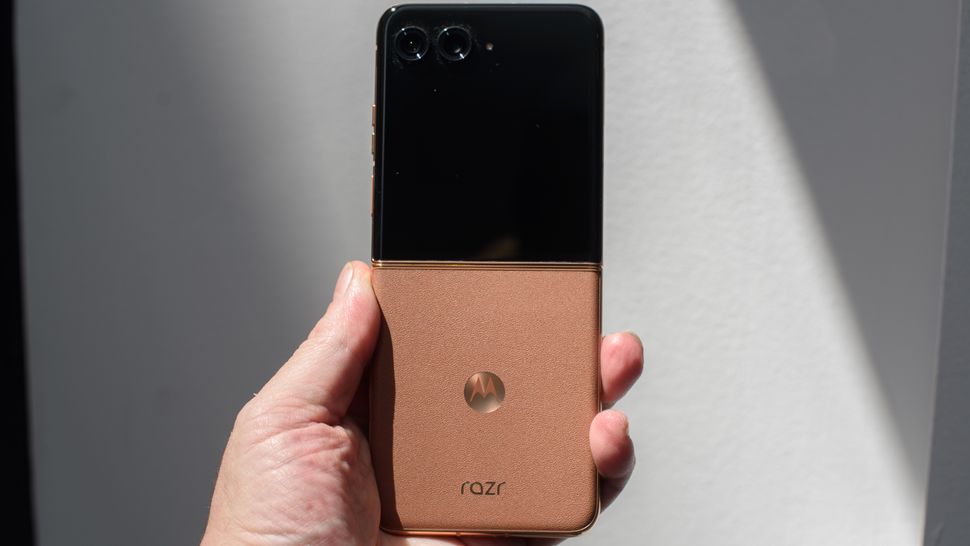 I've reviewed 100s of phones and the new Motorola Razr comes in colors ...