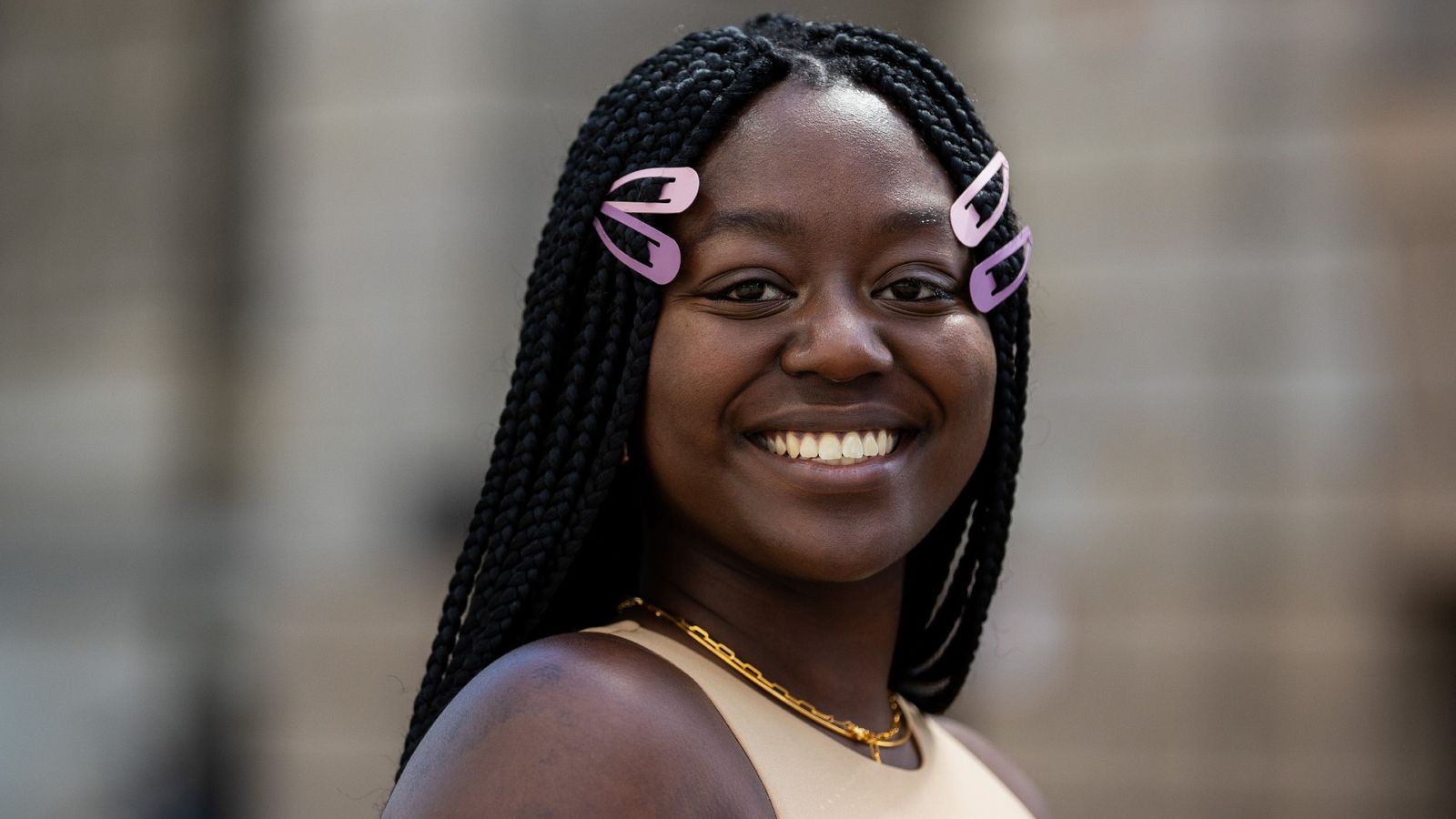 25 hair clips hairstyles to suit every length and texture | Woman & Home