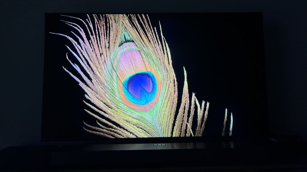 I tested Samsung's new top mini-LED 4K TV, and the Glare-Free screen ...