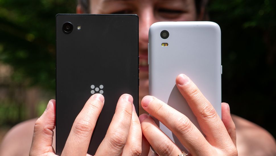 E Ink phones are amazing, but you might want to keep a camera nearby ...