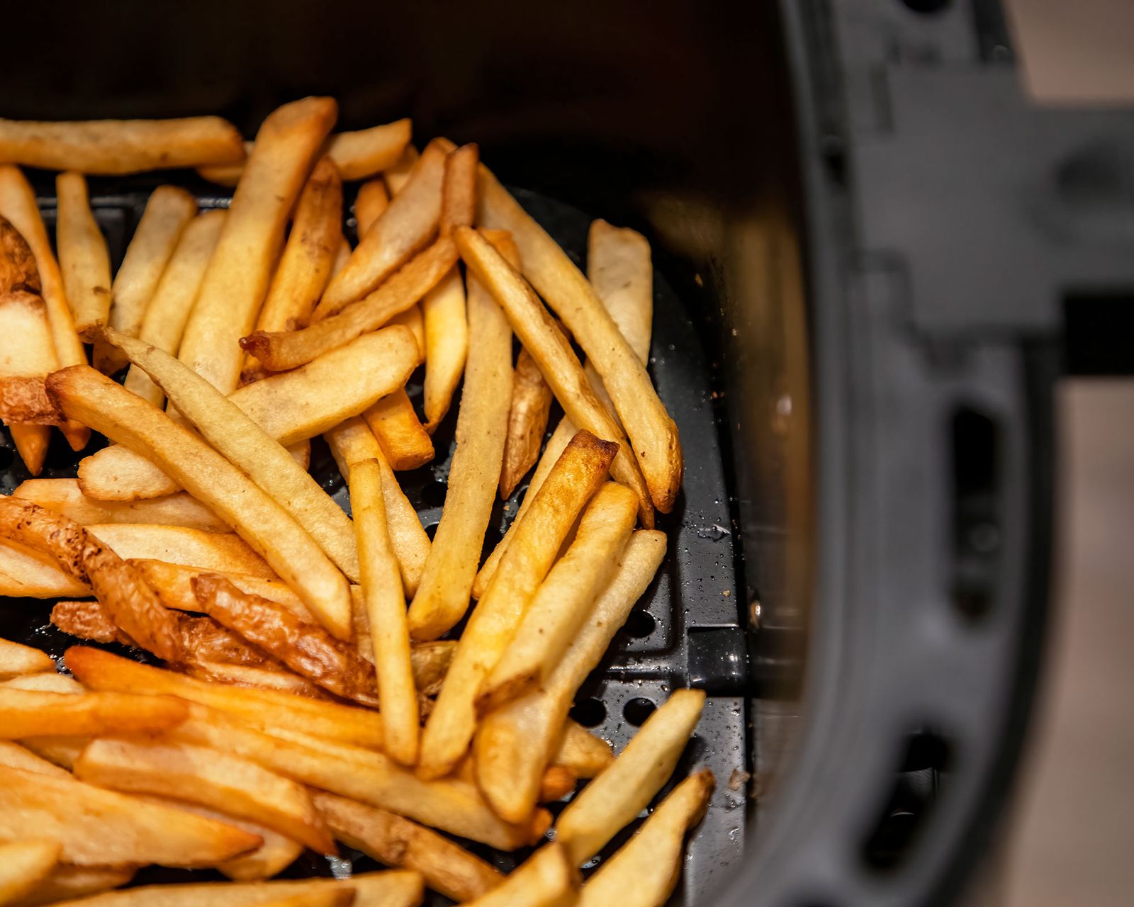 Air Fryer Vs Deep Fat Fryer Fried And Tested By Experts Homes And Gardens