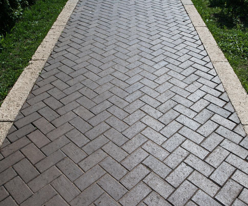 8 versatile block paving patterns for driveways and patios | Homebuilding