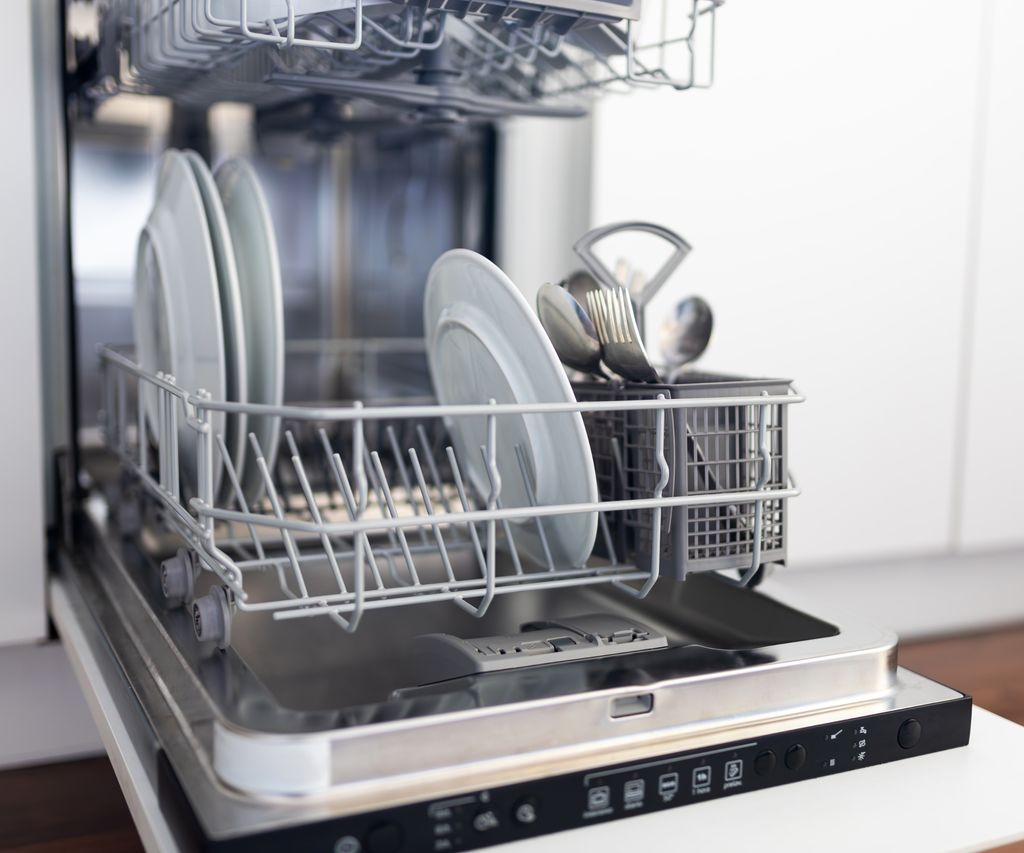Expert reveal 5 dishwasher loading mistakes | Homes and Gardens
