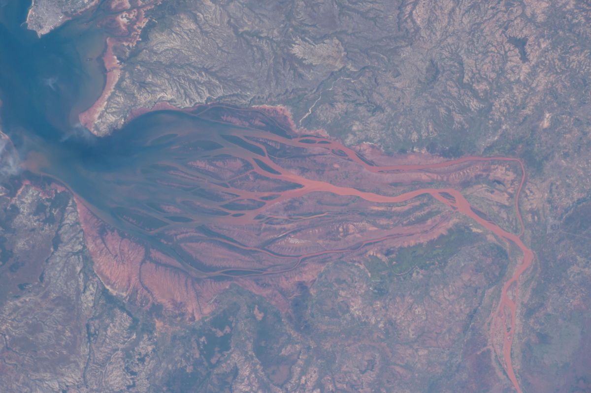 Pale Blue Dot, Beautiful Planet: The Best Astronaut Images of Earth ...