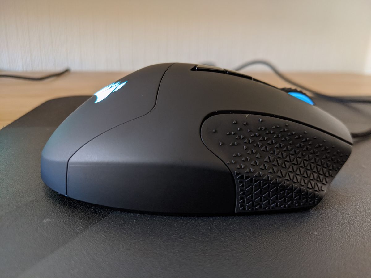 Corsair Scimitar RGB Elite Gaming Mouse Review: MOBA/MMO Weapon | Tom's ...