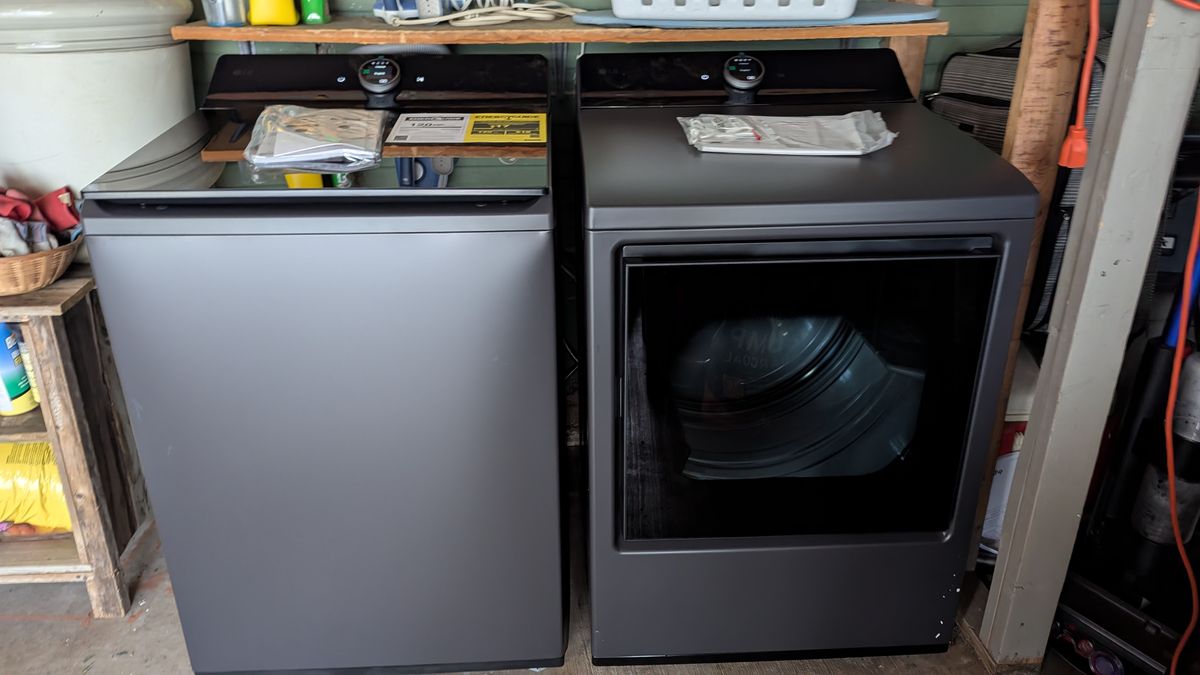 LG WT8600CB 5.5 Cu. Ft. Smart Top Load Washer review | Top Ten Reviews