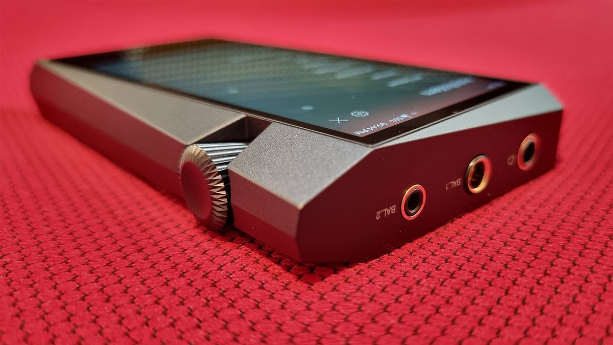 Astell & Kern A&norma SR35 review: award-winning portable music player ...