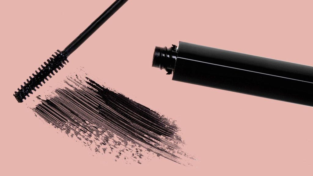 How to Make Mascara Last - Adding Eye Drops to Mascara | Marie Claire