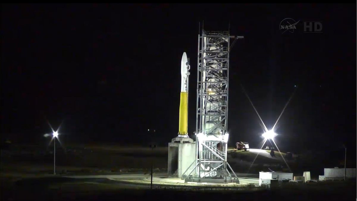 Launch Photos: Minotaur 1 Rocket Lights Up Night Sky: Page 2 | Space