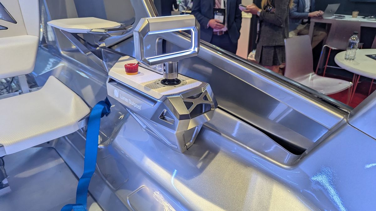 Lunar Outpost unveils sleek new 'Eagle' moon rover (photos) | Space