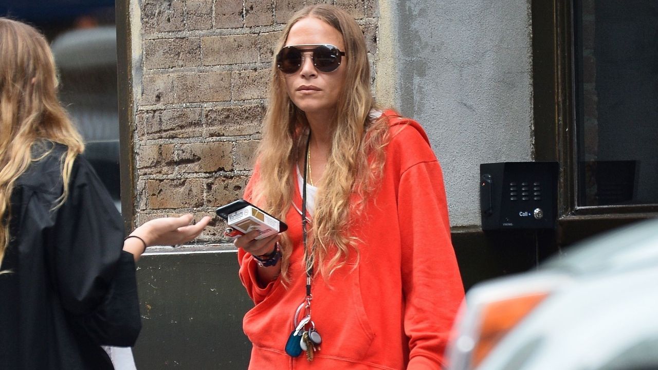 Mary-Kate Olsen Was Spotted Wearing Teva Infinity Sandals | Marie Claire UK
