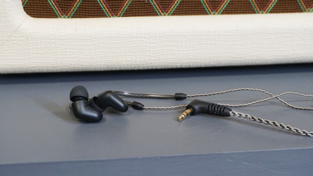 Sennheiser IE 200 review: affordable wired earbuds but with audiophile ...