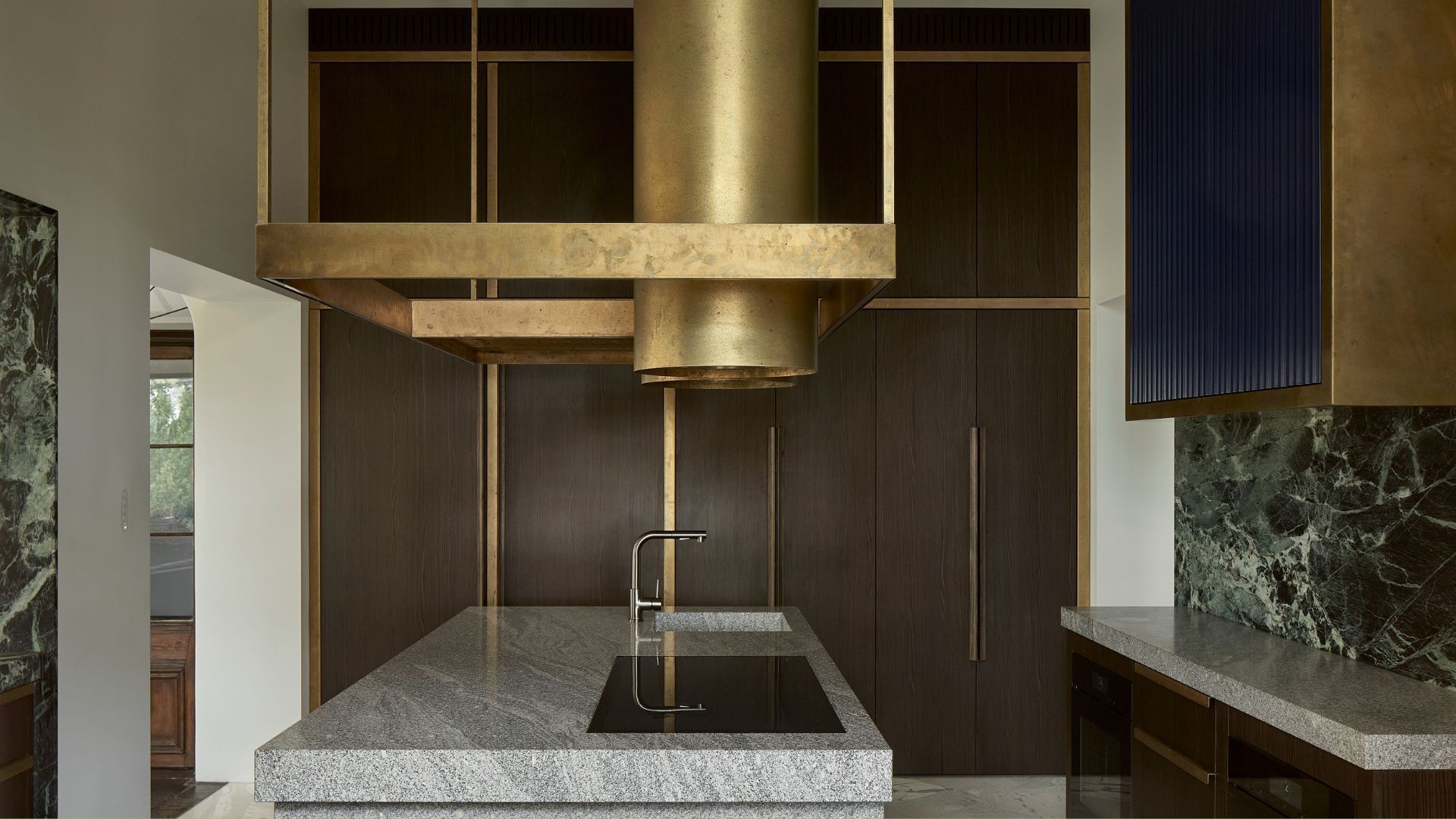 How to Clean Granite Countertops: An Easy 6 Step Expert Guide | Livingetc