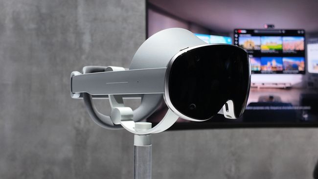 I spent an hour in the Virtuix Omni One full-body VR rig — here's what it feels like | Tom's Guide