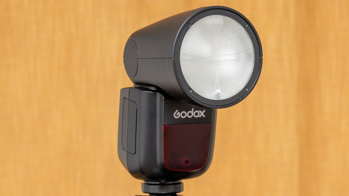 Godox V1 flashgun review | Digital Camera World