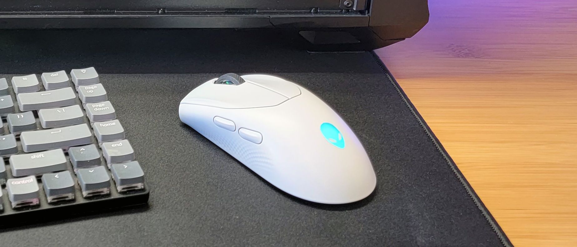 Alienware Tri-Mode Wireless Gaming Mouse (AW720M) Review: Expensive ...