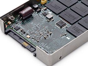 LSI SAS 9300-8e Specifications - LSI SAS 9300-8e & HGST Ultrastar ...